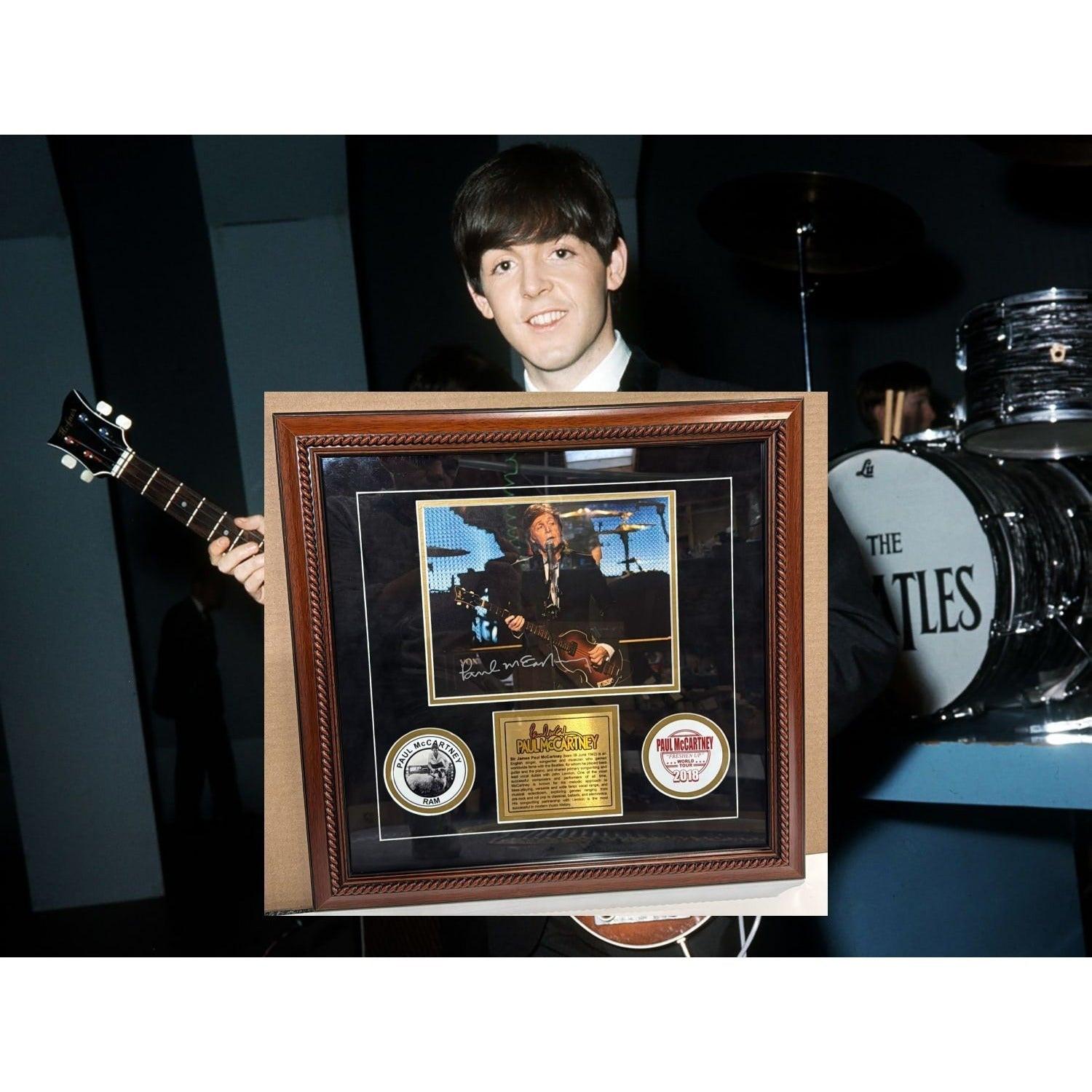 Paul McCartney former lead singer of the Beatles & Wings 8x10 photo